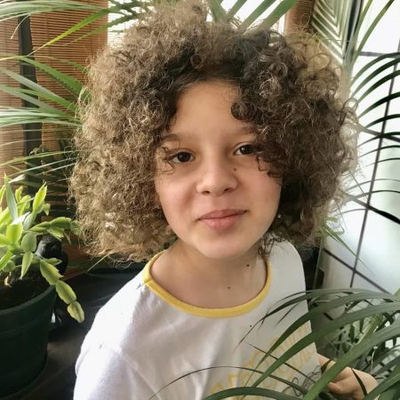 75+ Trendy Short Curly Hairstyles: Experiment with Your Hair!