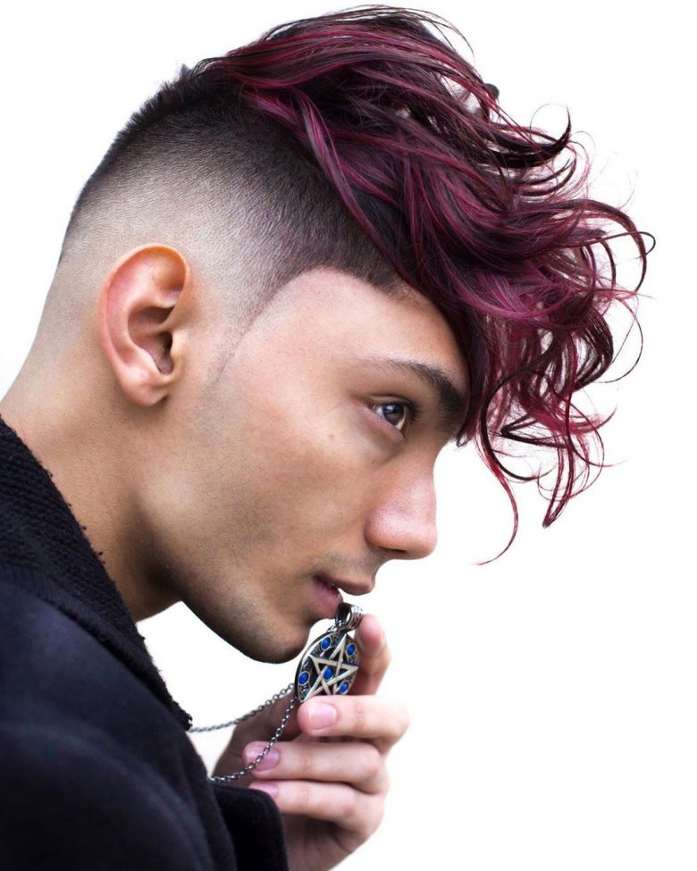 Short curly middle part men - hetybill