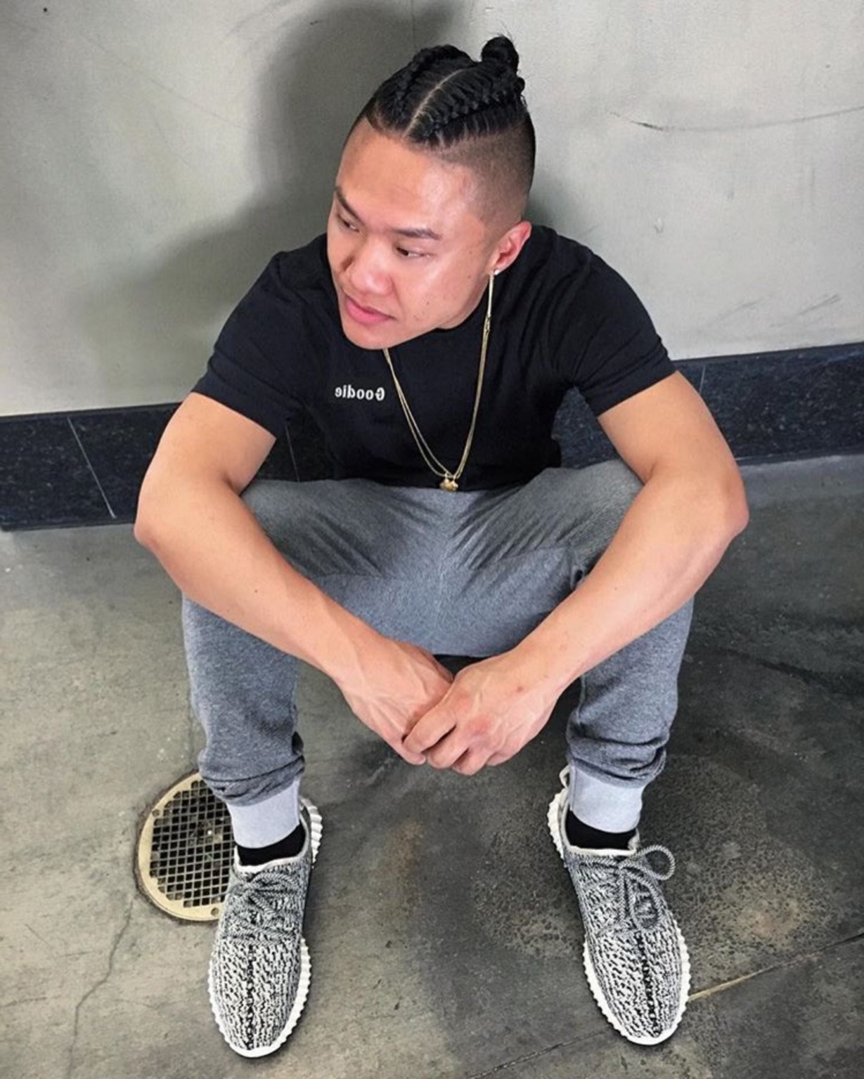 57 Famous Men with a Fashionable Male Bun Style